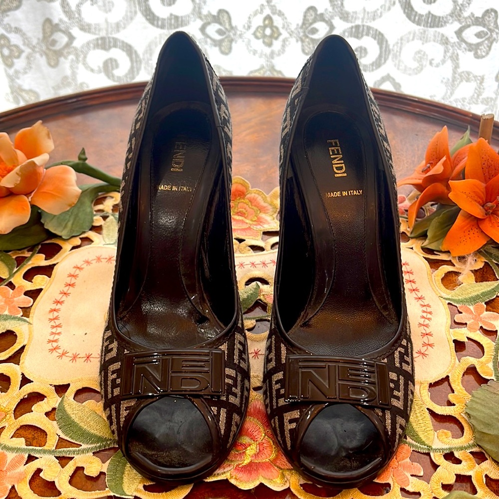 Beautiful Iconic Black Fendi High Heels In Excellent … - Gem